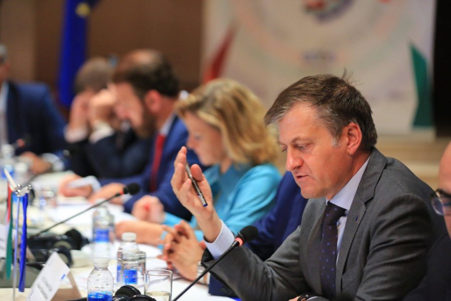 European Union presents its progress towards sustainable development ...