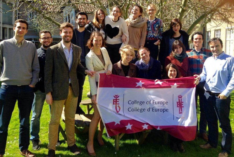 Le Collège d’Europe offre des bourses d’études à des diplômés ...